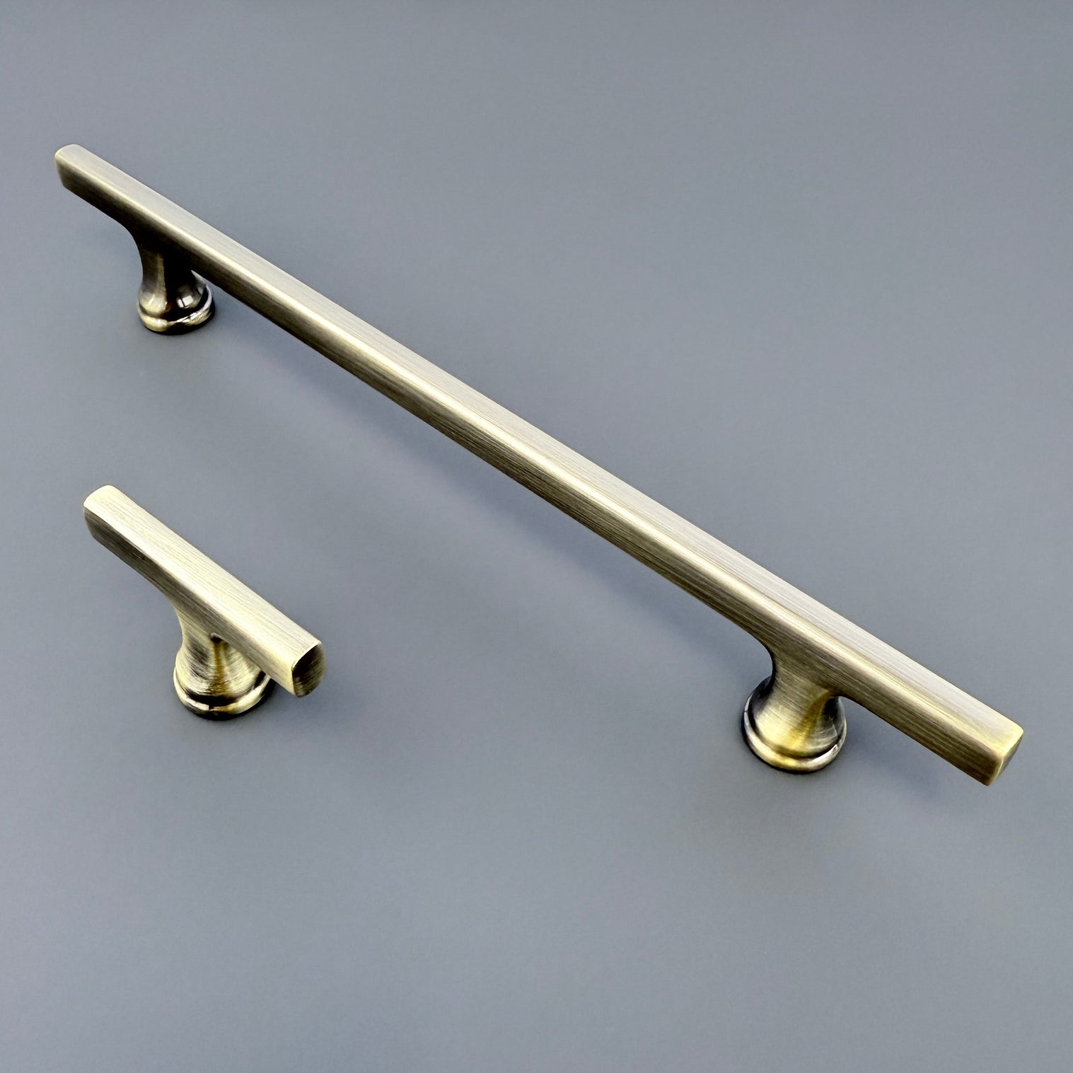 Harley & Wager, AINTREE, Smooth Bar Handle, 160mm Hole Centres with ...